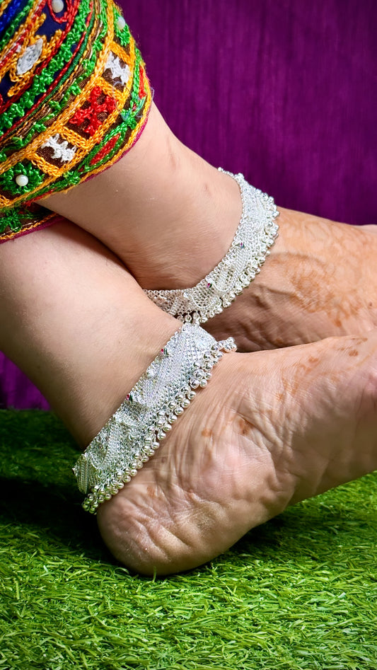 Sleek Silver Adornments – The Silver Essence